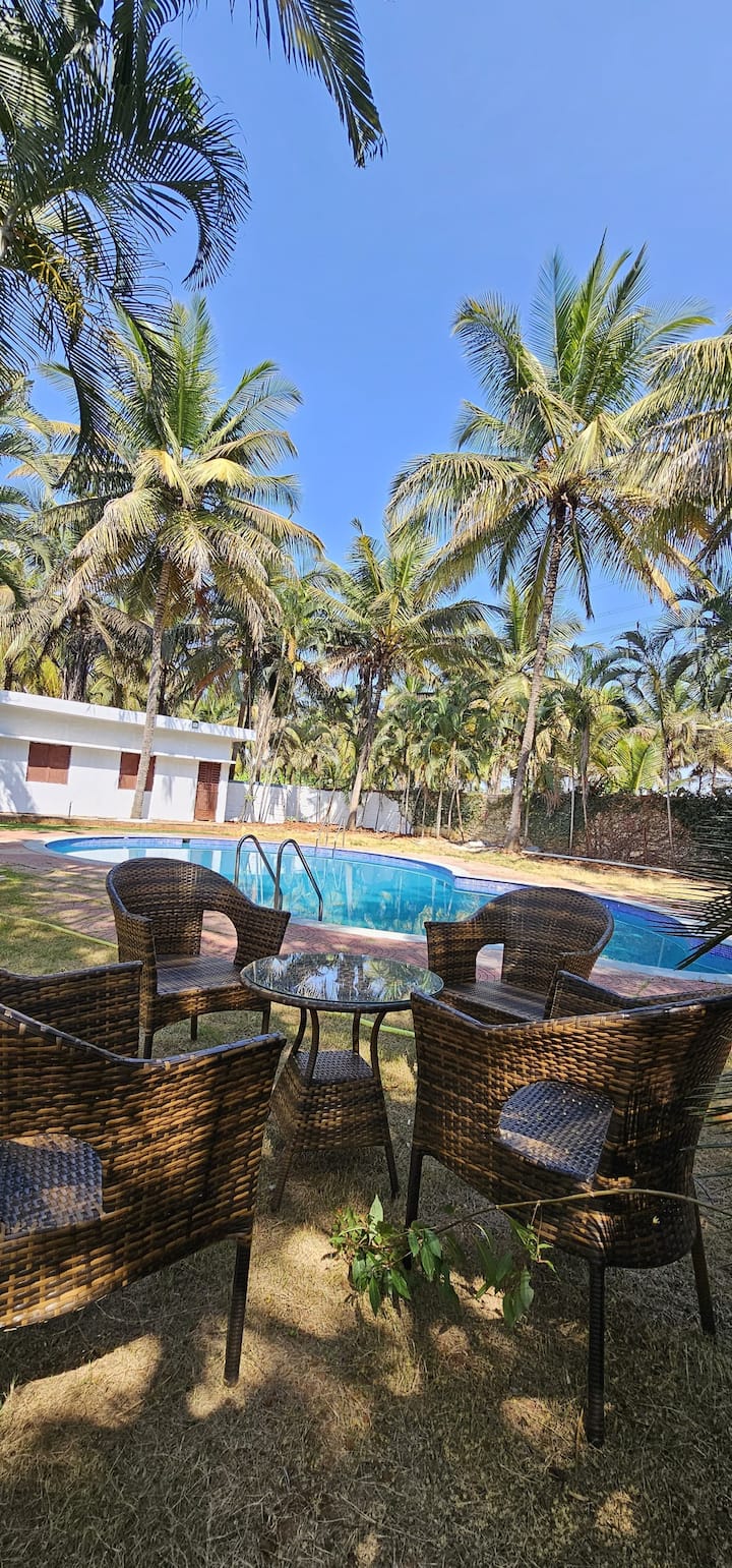 The Ravisu|3bhk Farm Villa|pool|lawn|turf|25+ Pax - Tumakuru