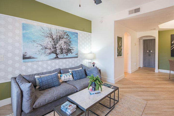 High Level Home - Shop,dine,golf,washer,kitchen,ac - Phoenix