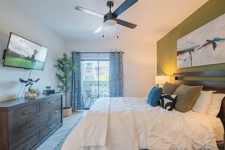 Summer Living | Top Floor, Walk To Everything - Phoenix