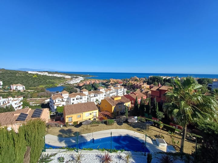Townhouse With Stunning Sea Views - San Roque