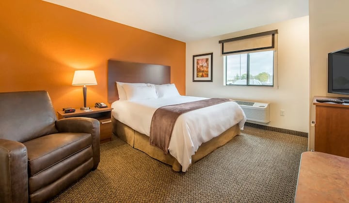 Enjoy Comfortable Room Near St. George Town Square - St. George, UT