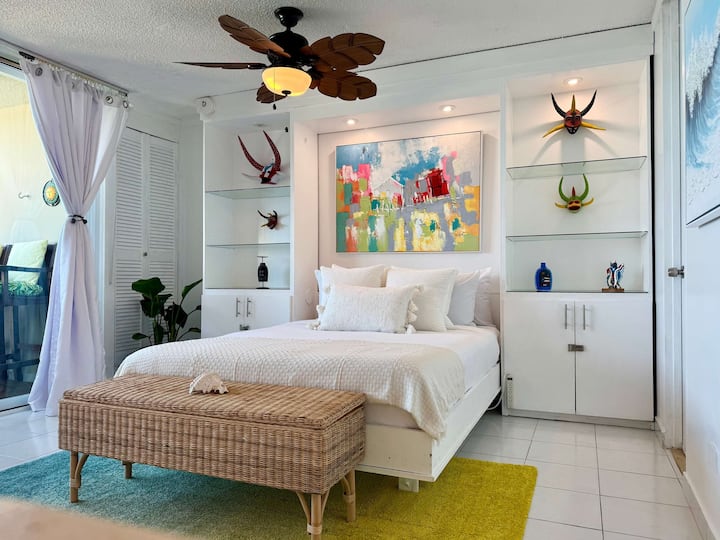 Ocean Pearl Studio | Best Beachfront Location! - San Juan