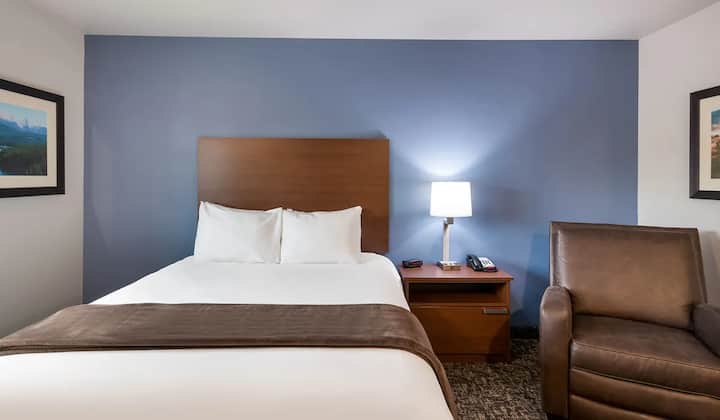 Budget Friendly Room With Kitchen, Pet-friendly - Bend, OR