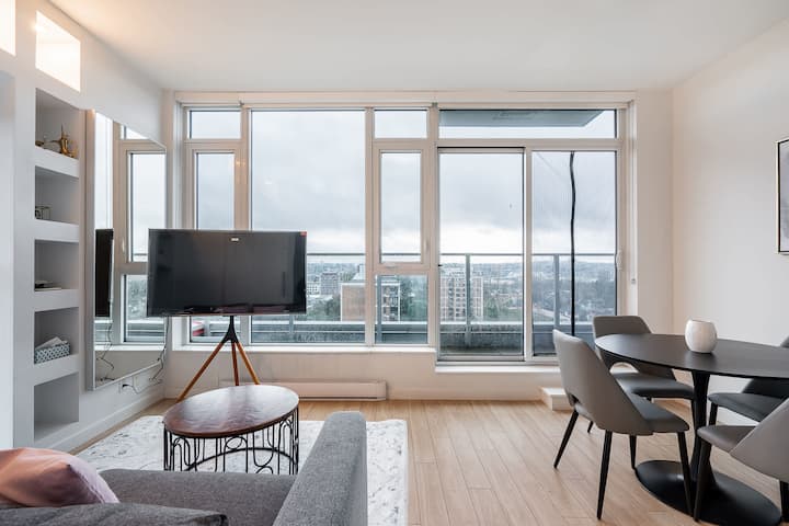 Penthouse With Stunning Views - Vancouver