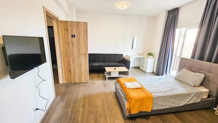 Downtown Rooms, 200m From Marina Beach - Room 1 - Larnaca