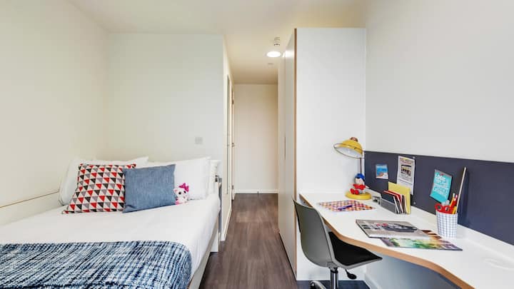 New Bridewell Ensuite Bliss Your Private Retreat - Bristol