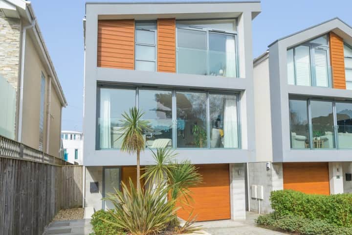 Windward - Corfe Castle