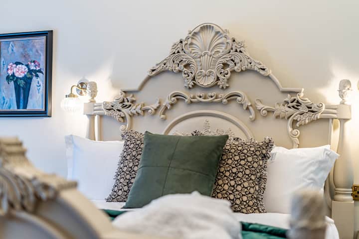 Superior King Room (The Arundell Chamber) - 