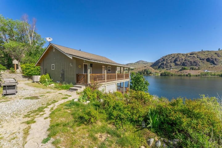 Wapato Lake Waterfront Retreat - Manson, WA
