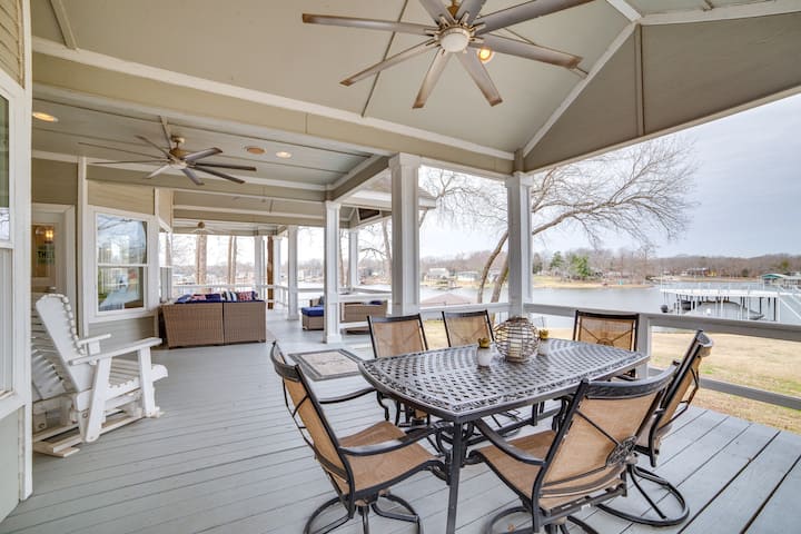 Dock & Lake Access: Gem On Cedar Creek Reservoir - Log Cabin, TX