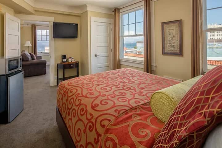 Victorian Charm: Perfect 2 Romantic Rooms W/ View - Astoria, OR