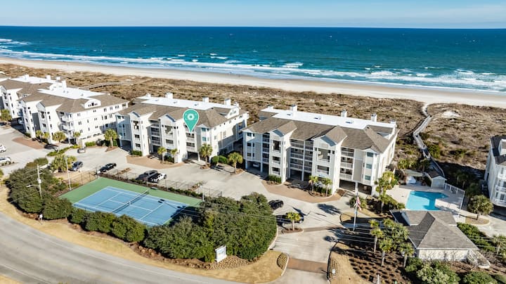 Upscale Oceanfront Stay | Pool & Stunning Views - Wrightsville Beach, NC