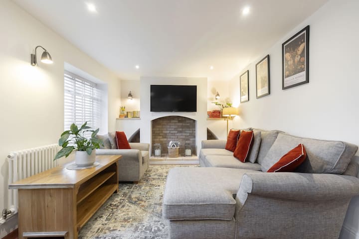 Charming Two Bedroom Apartment In Fairview - Cheltenham