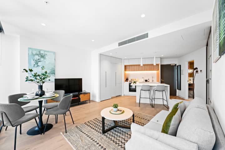 2br Family Home Next To Skybus W/ Pool& Sauna - Melbourne