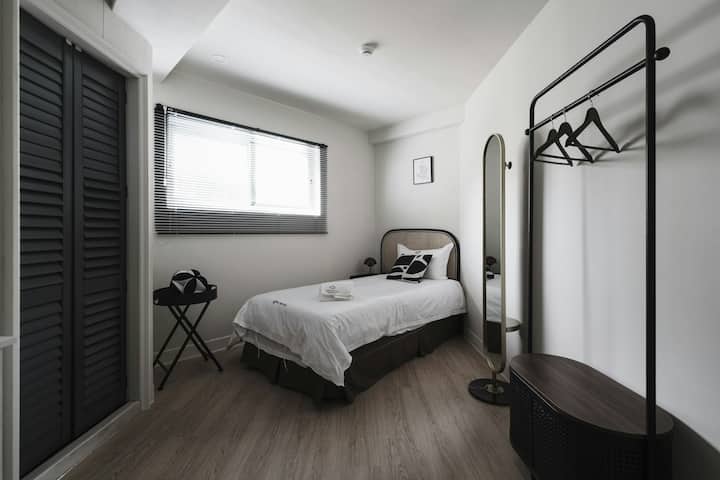We2 Hotel 唯二文旅|台中市近火車站|舒適單人房 - 타이중