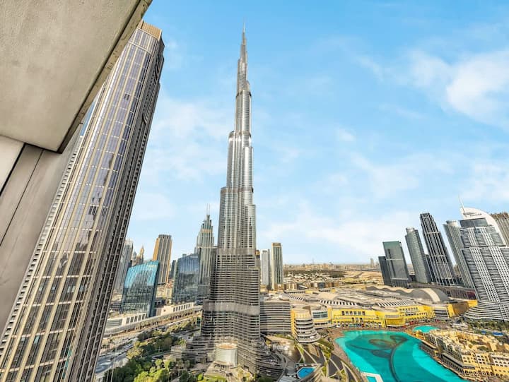 Pool / Gym / Burj Khalifa & Fountain Views - Dubai