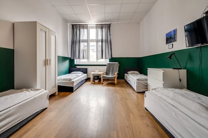 Pokój Trzyosobowy Ze Wspólną łAzienką - Katowice