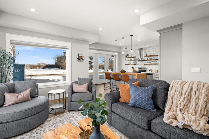 Luxury Condo W/ Beach Access | Dragestil 713-1 - Duluth, MN