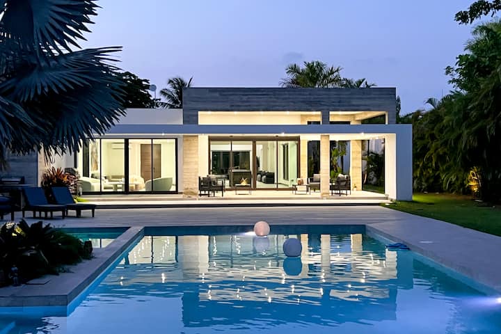 Ritz Carlton-dorado Beach 5br, 6ba Luxury Estate - Dorado