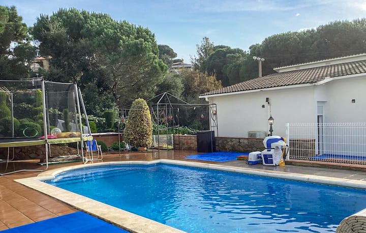 Amazing Home In Vidreres - Spain