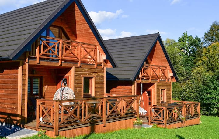 3 Bedroom Cozy Home In Barwald Dolny - Pologne