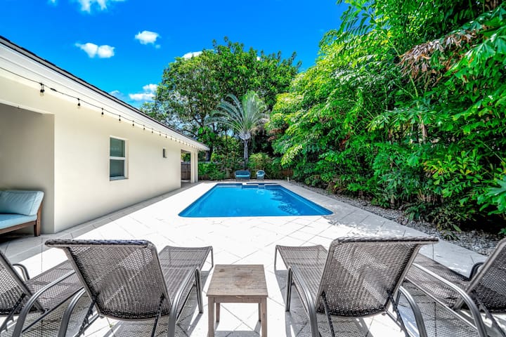 Pool! Walk To Private Beach & Historic Lighthouse! - Pompano Beach, FL