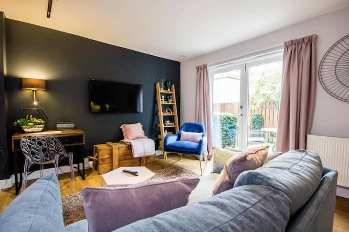 Swift Host The Folly - 노리치