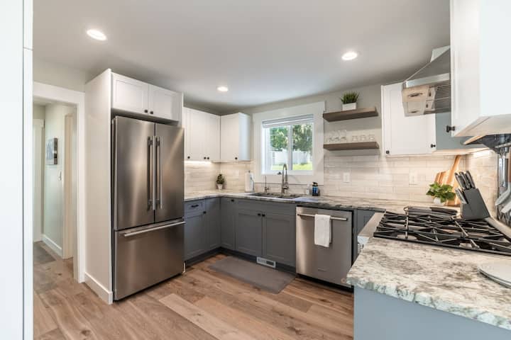 Prime Downtown Cda Stay | Walk To The Resort - Coeur d'Alene, ID