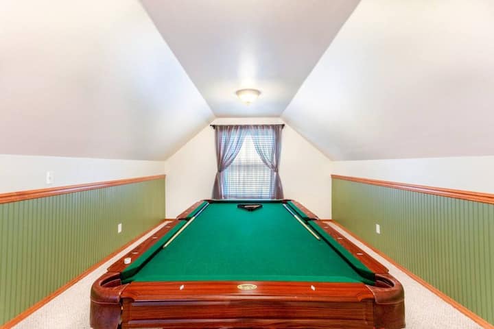 Majestic Home By The River Pool Table And Fire Pit - Post Falls, ID