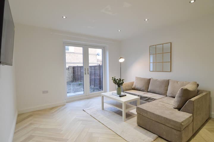Chic&cosy Home In Milton Keynes - Milton Keynes