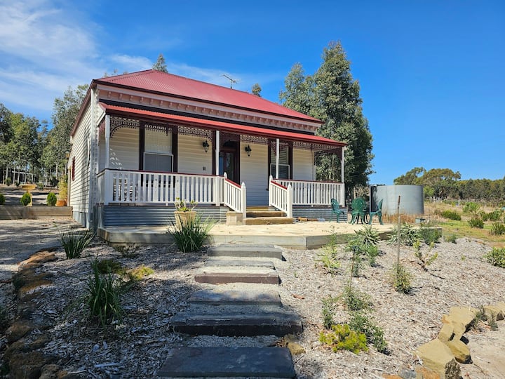 Charming Luxe Country Cottage - Bannockburn