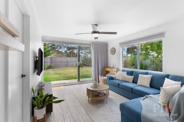 Stylish Family Retreat In Cowes W/ Backyard & Bbq - Phillip Island