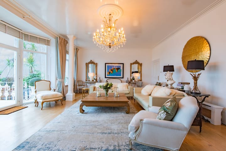 Regency Beach House - Deal