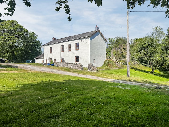 Green Castle - Carmarthen