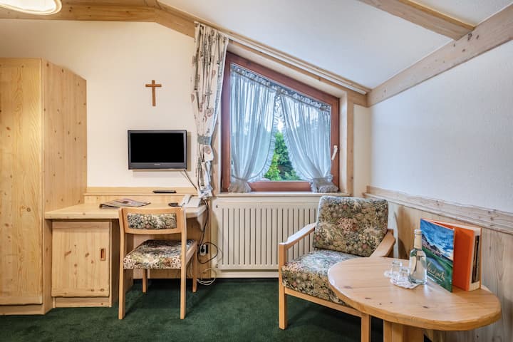 Zweibett Zimmer 04 - Friedrichshafen