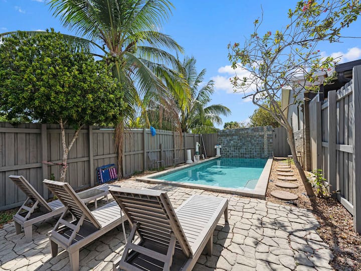 Comfortable Hideout With Pool Access - Wilton Manors, FL
