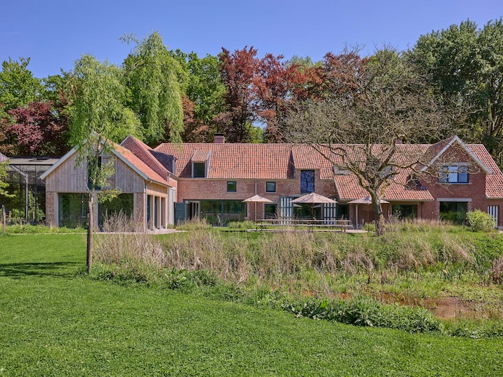 Belle Maison De Groupe Durable Dans Les Bois - Brasschaat