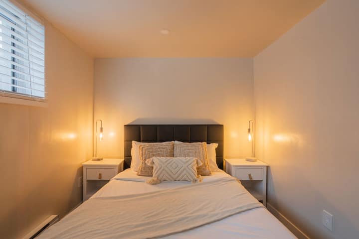 Stylish 4br In The Heart Of Plateau Montreal - 몬트리올