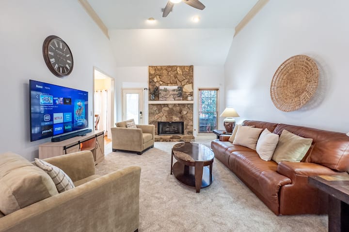 Bright & Airy Home Near Cartersville Attractions - Cartersville, GA