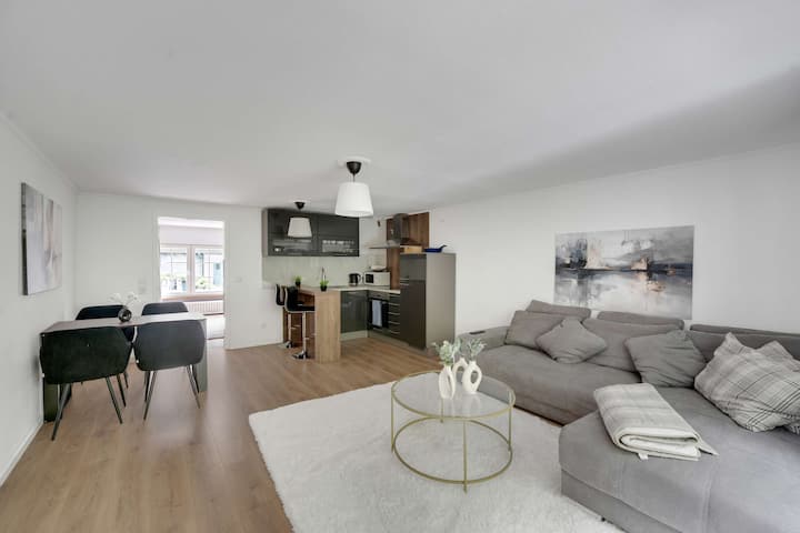 Princely Lodge Schloss Burg |  2 Rooms |  A1 Cgn - Solingen