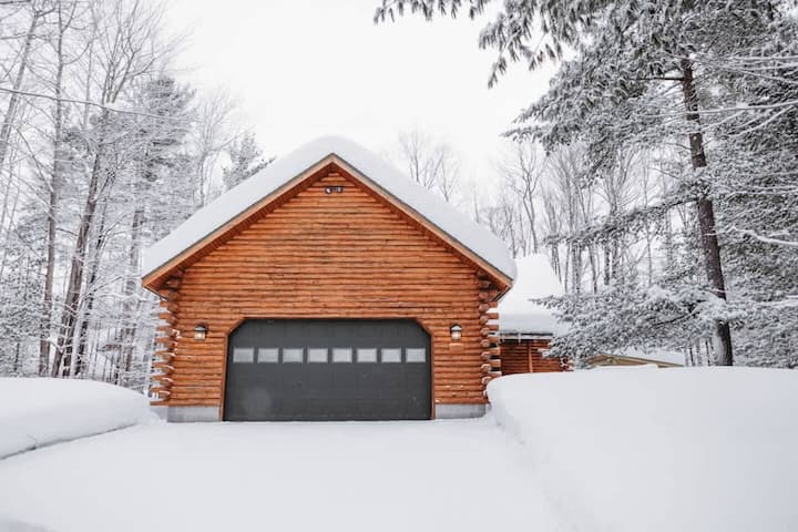 Pinehaus - Game Room, Fireplace, Private Sauna - Otsego Lake State Park, Gaylord