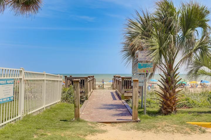 Walk 2 Beach, Boardwalk & All Broadway Attractions - Myrtle Beach, SC