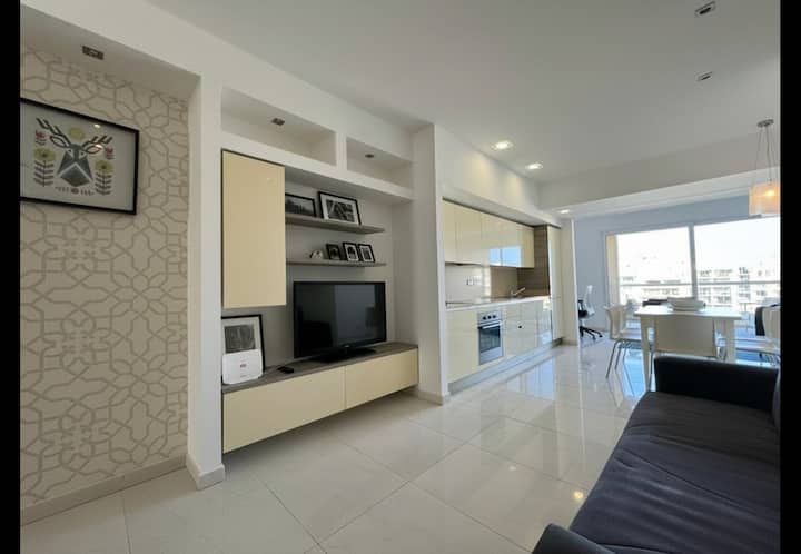 Giuliani Seafront Apartment 13 - Valletta