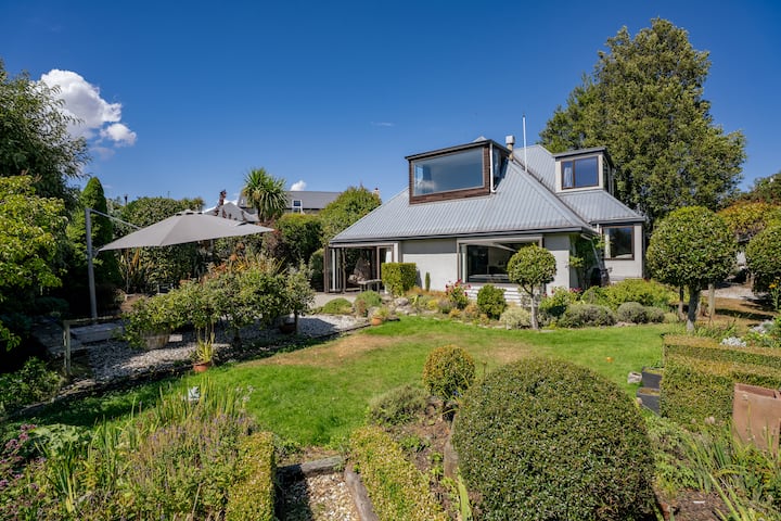 Mountain View Retreat - Wanaka Holiday Home - Wanaka