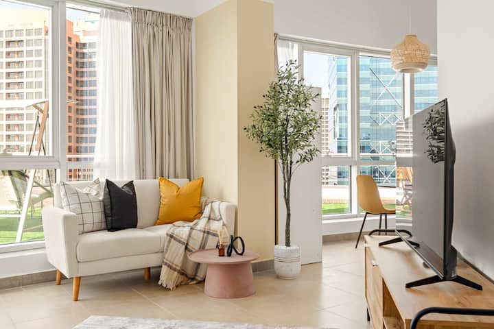 Silkhaus Large Studio | Madison Res. | High Floor - Dubai