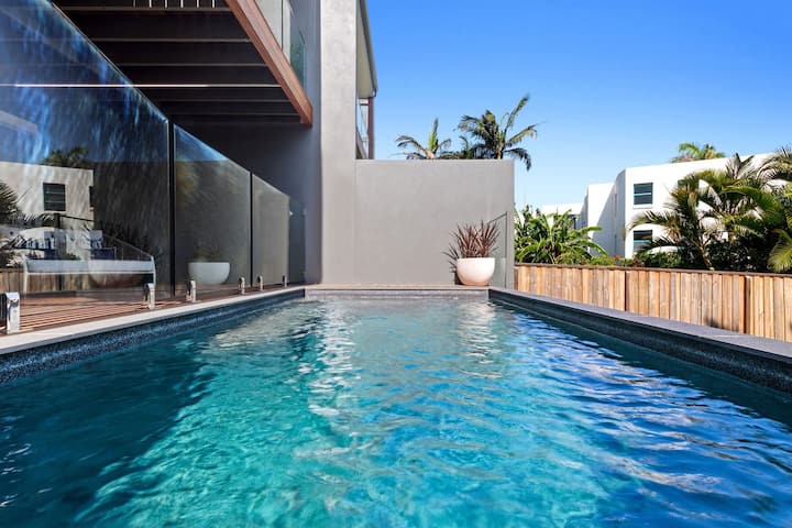Rooftop Alexandra Headland - Private Pool Retreat - Mooloolaba