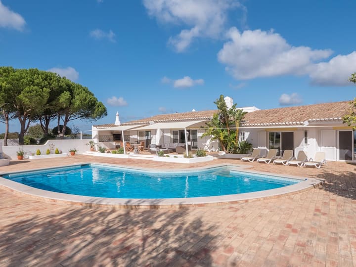 Spacious Villa With Sea View, Tennis & Golf Garden - Praia da Luz