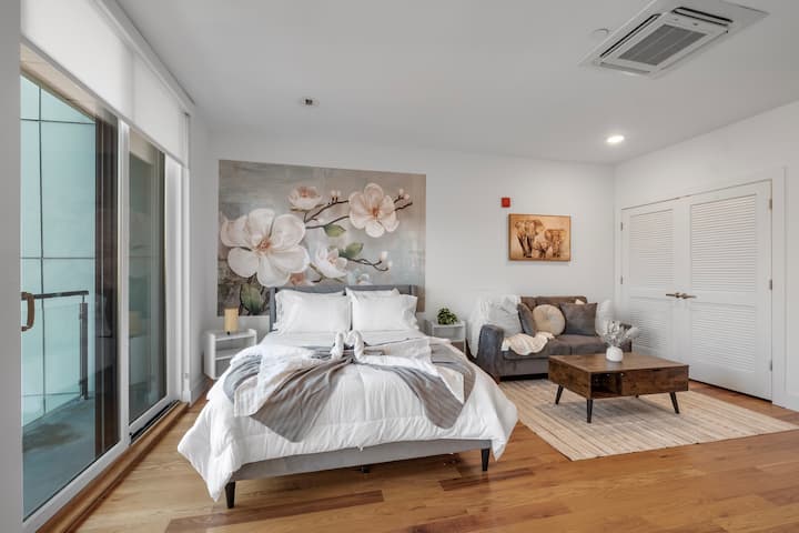 Skyline Studio - Modern Comfort + Pool Access - Philadelphie, PA