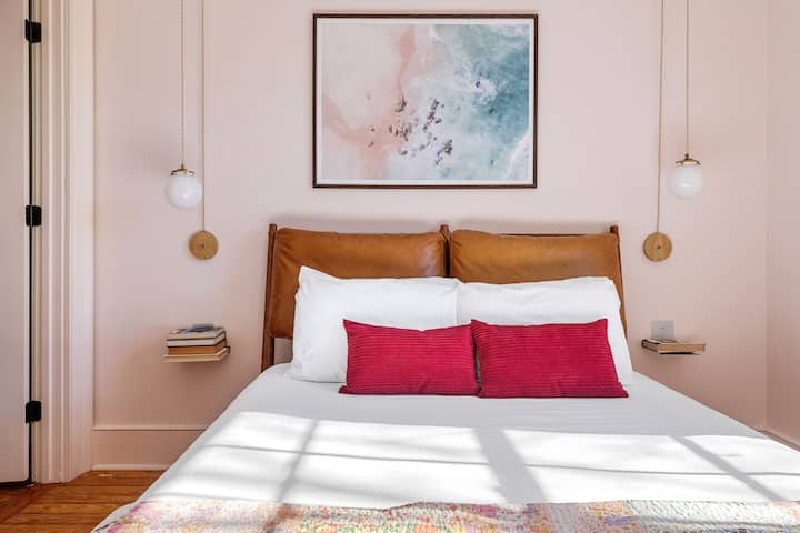 Oak Loft Downtown | Restored Masterpiece - Charleston