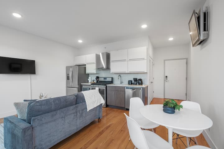 Luxury 1br Loft - Skyline Views + Pool Access - Philadelphie, PA